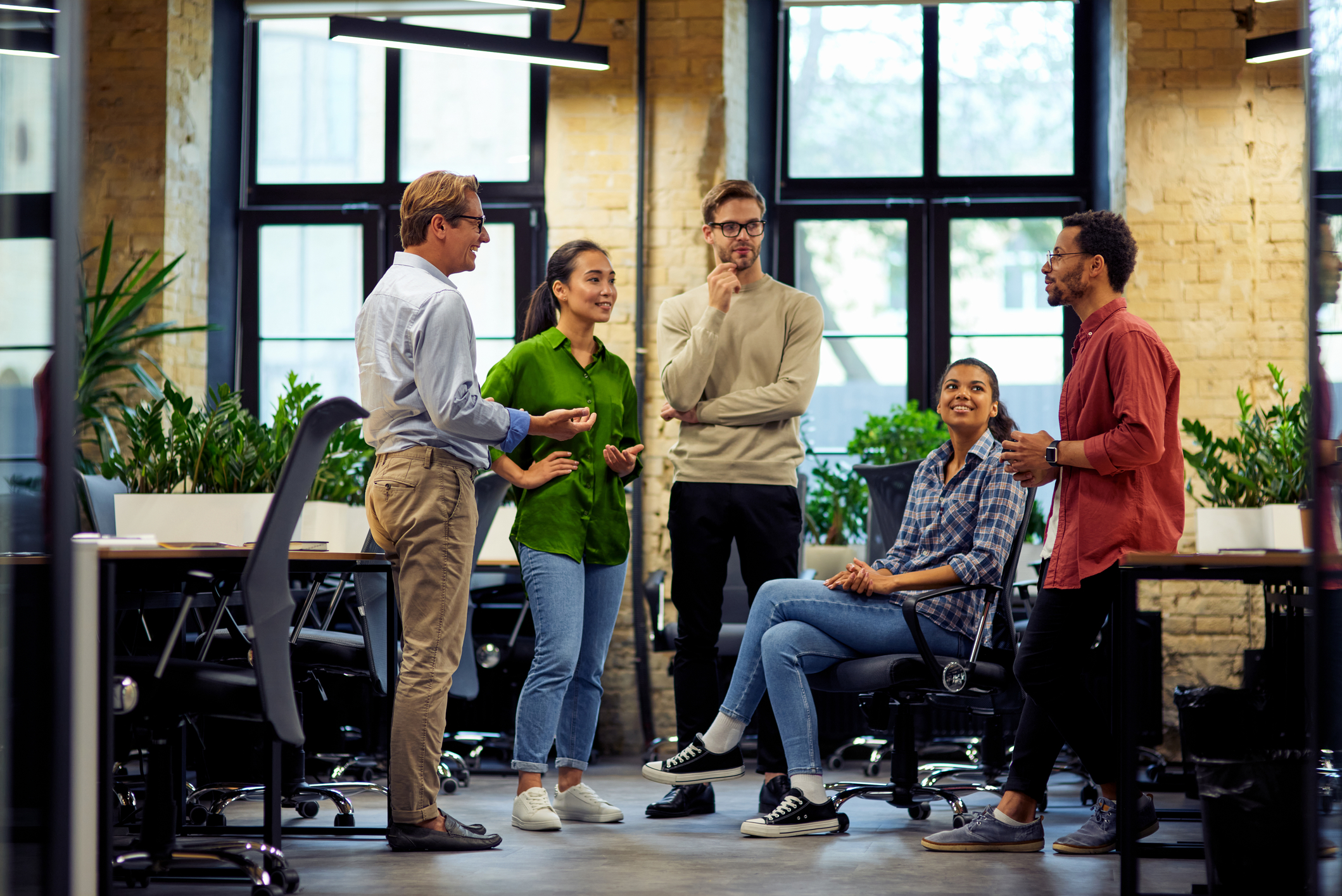 Describing coworkers: ESL/EFL Lesson Plan and Worksheet